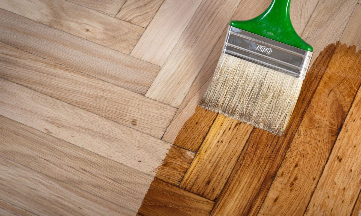 4 Perbedaan Pernis Kayu dan Plitur yang Wajib Diketahui