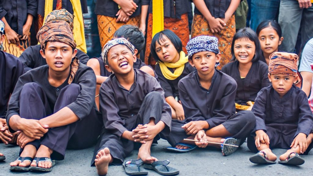 7 Contoh Naskah Drama Sunda Lengkap 2 hingga 6 Orang