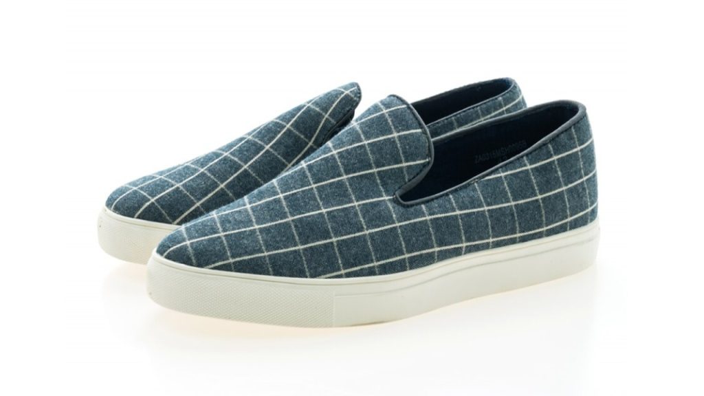 5 Rekomendasi Sepatu Slip On Pria Terbaik dan Stylish, Penuh Gaya!