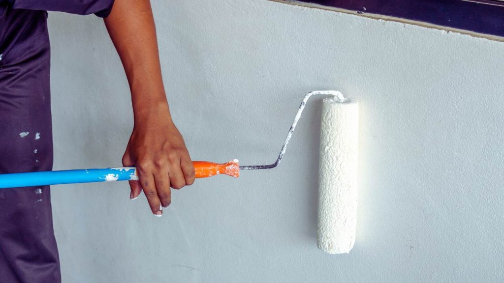 Perbedaan Warna Broken White dan Putih Tulang untuk Interior